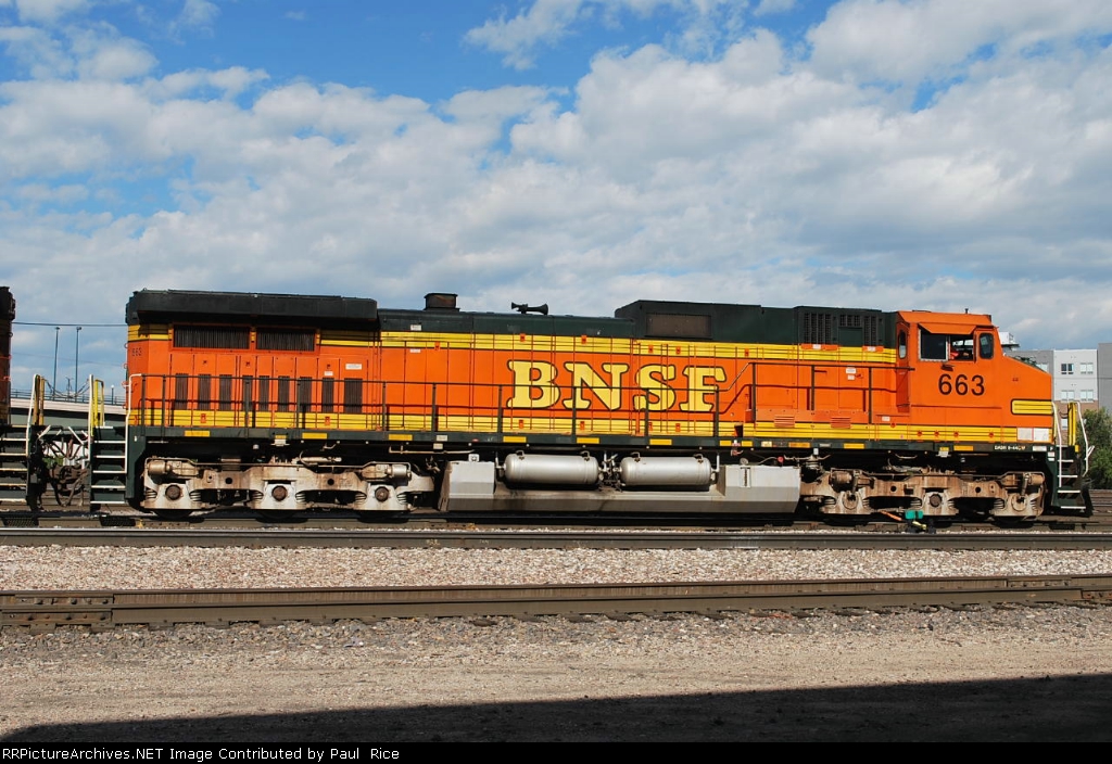 BNSF 663